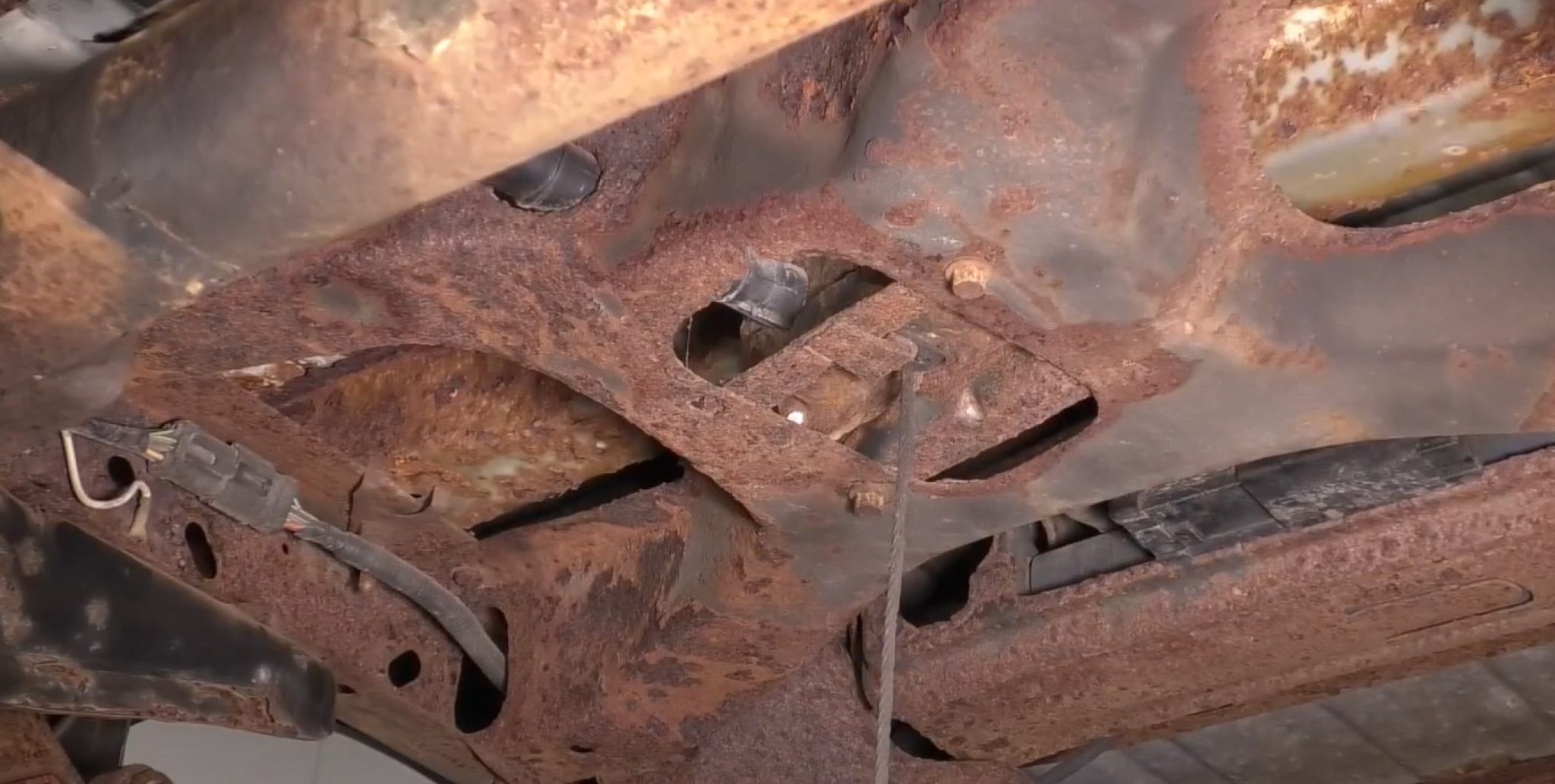 2003 Ford F150 Spare Tire Key: Location, Removal & Replacement Guide